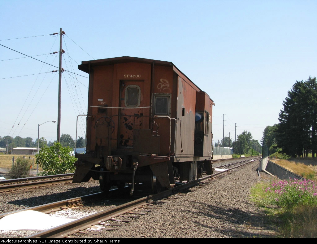 SP4700 Bay Window Caboose